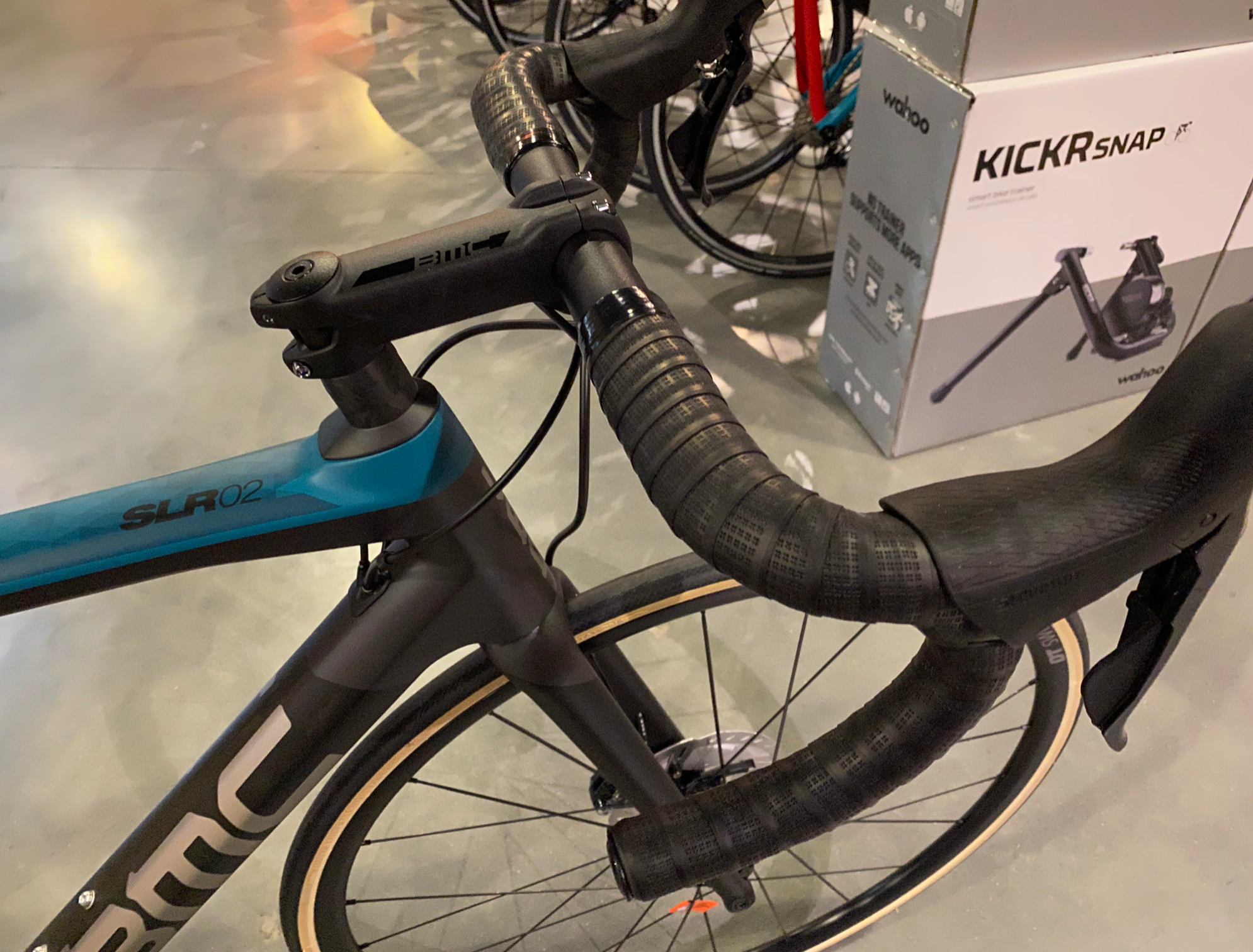 BMC Teammachine SLR02 Three Disc Shimano Ultegra 11 Speed - Black/Teal