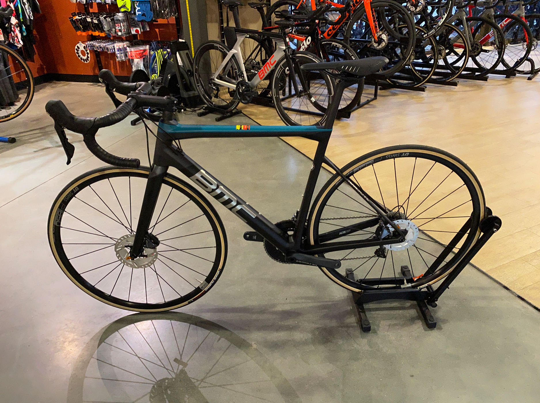 BMC Teammachine SLR02 Three Disc Shimano Ultegra 11 Speed - Black/Teal